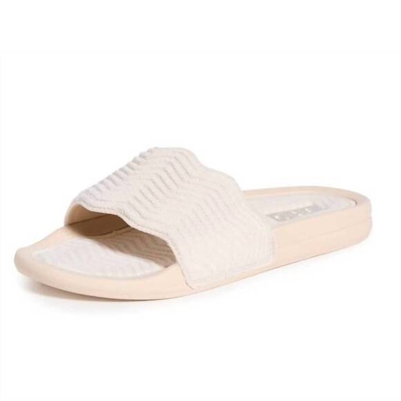 APL | Shoes | New Apl Women Techloom Zigzag Slides In Beachivory | Poshmark